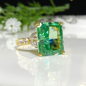 Vintage 15K 610 Solid Gold Emerald & White Topaz Ring Size 8 - Etsy