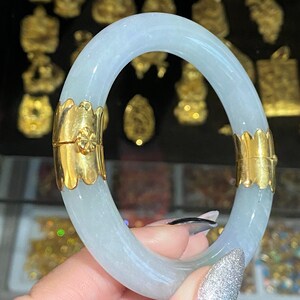 Vintage 18K Solid Yellow Gold Translucent Light Green Green, White ...