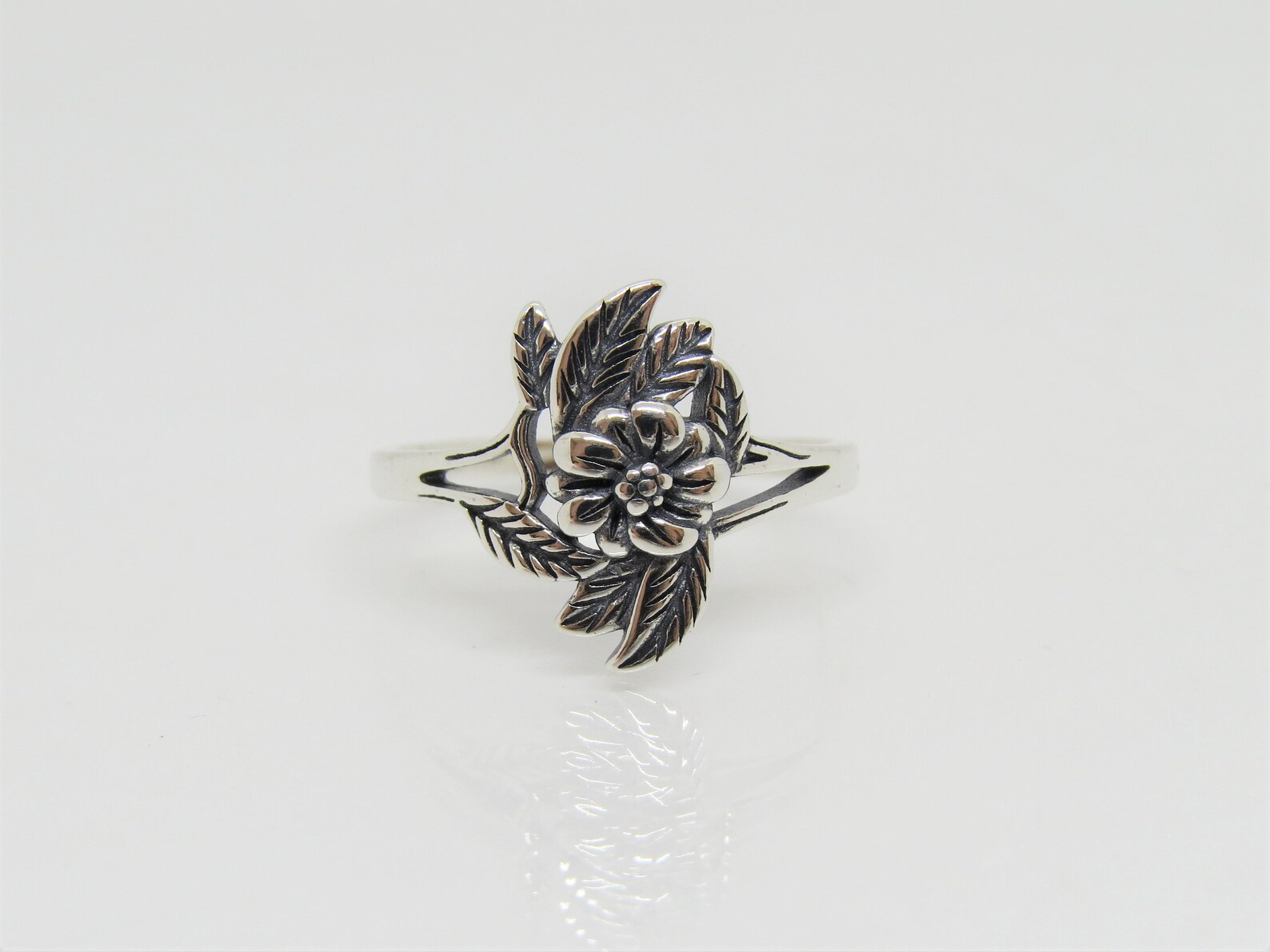 Vintage Sterling Silver Flower Leaf Ring Size 7 | Etsy