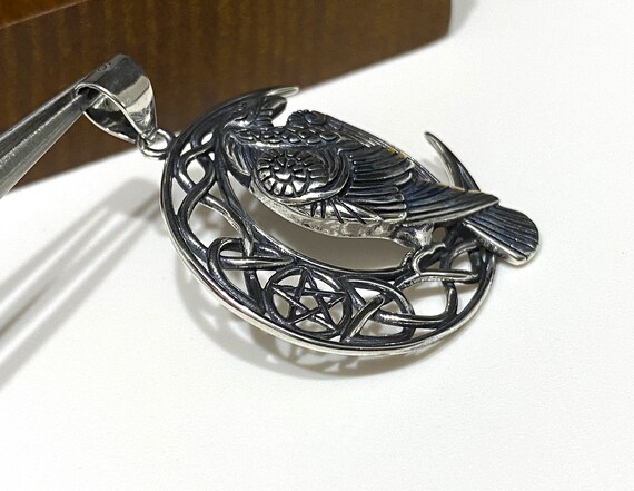 Vintage Sterling Silver Raven Bird Pendant. - Gem