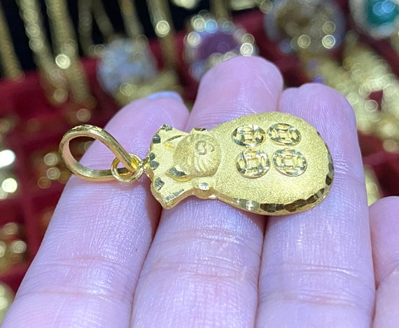 Vintage 24K 980 Gold Money Bag Lucky Cat Pendant. - Gem