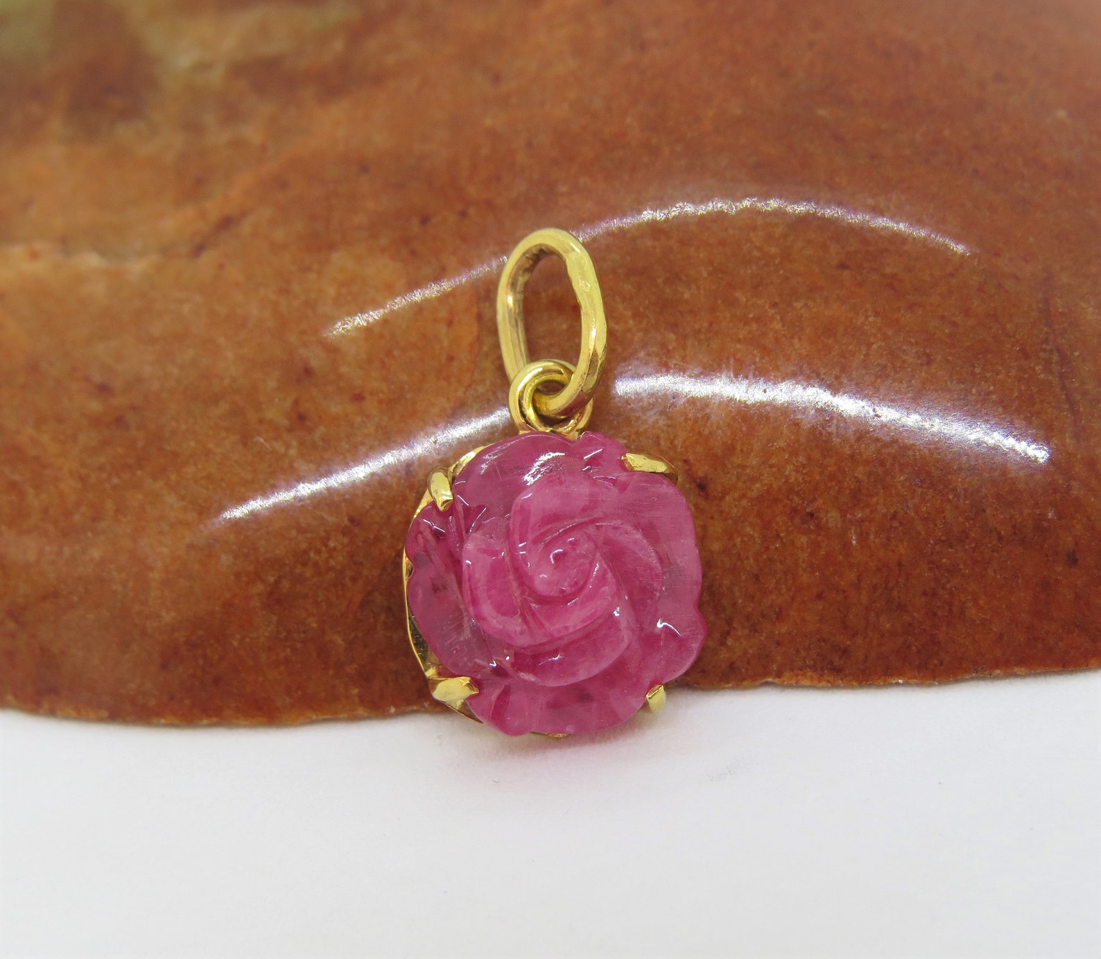 Vintage 18K Solid Gold Natural Ruby Carved Flower Rose Pendant - Etsy