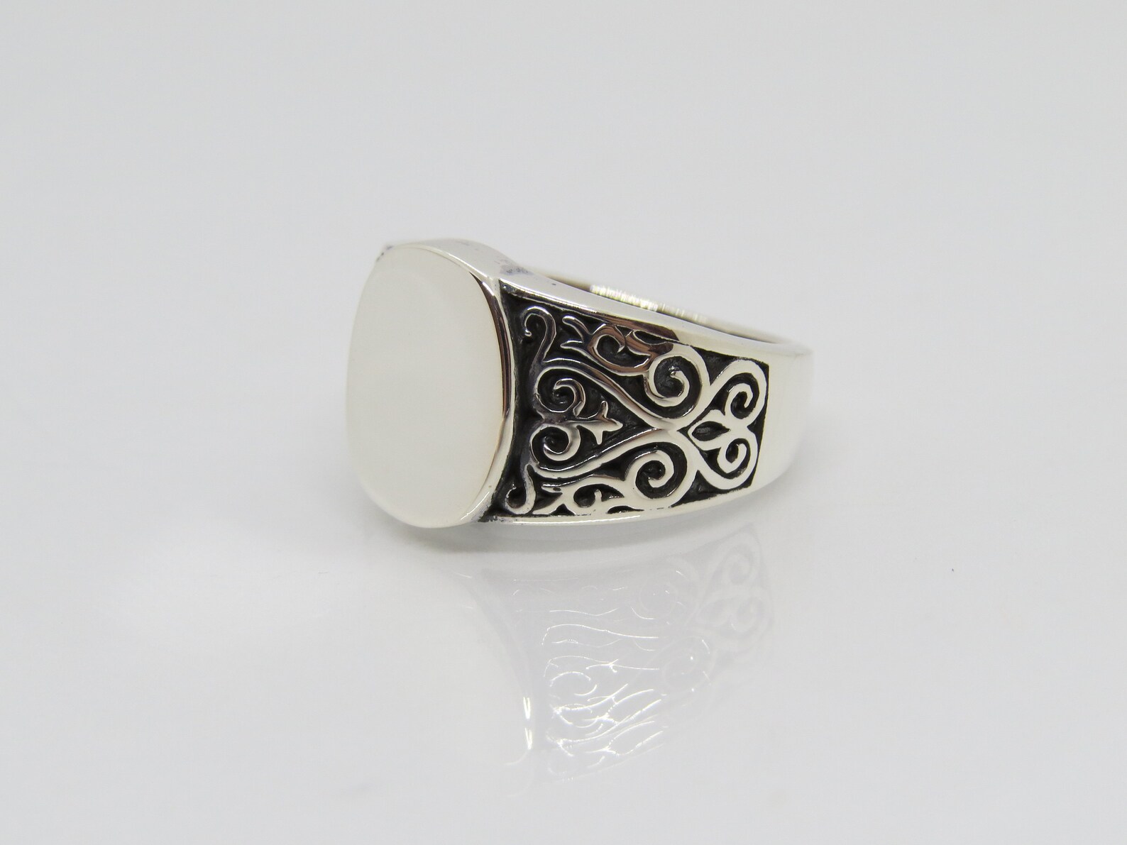 Vintage Sterling Silver Oval Dome Ring Size 8 - Etsy