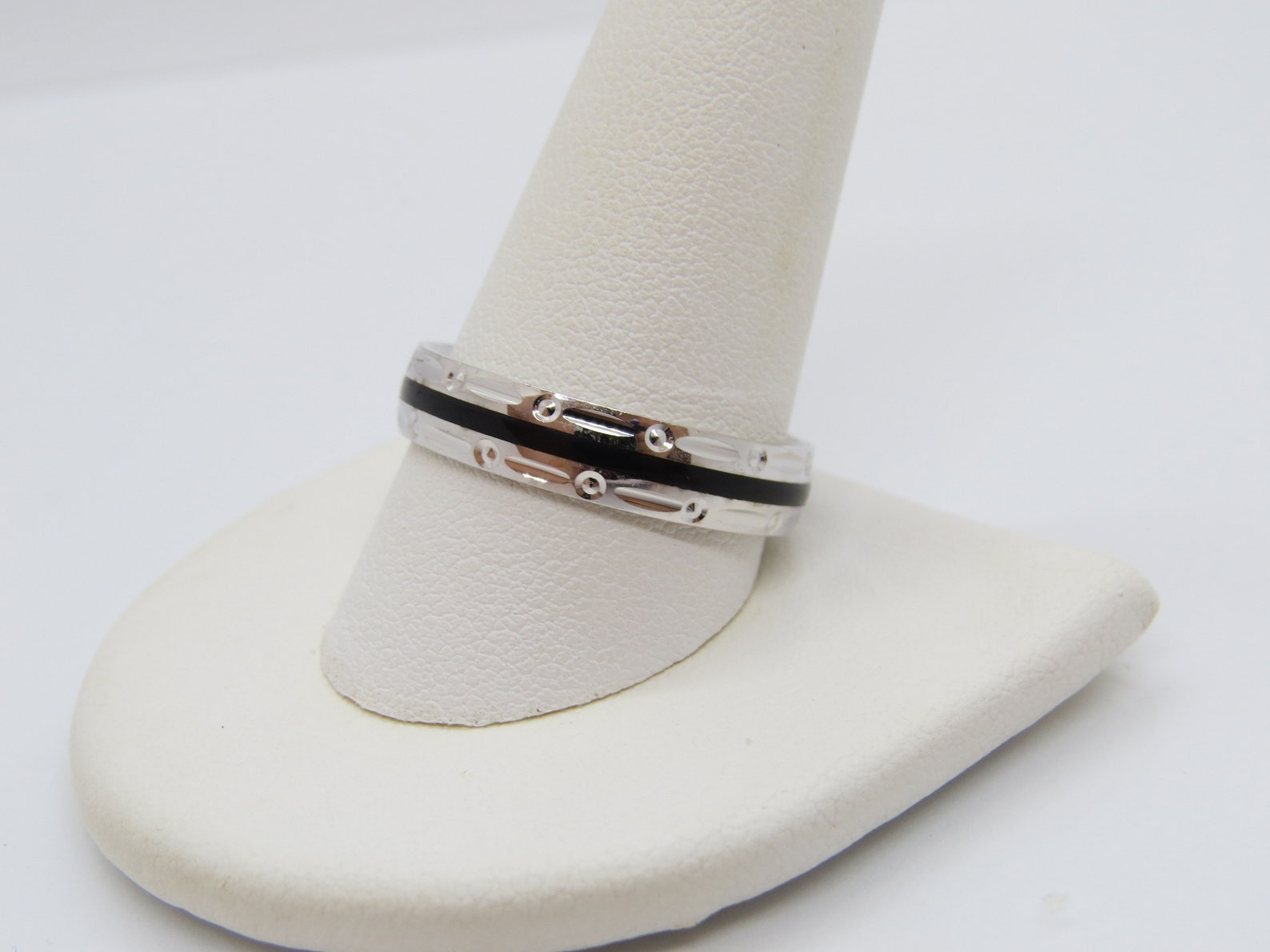 Vintage Sterling Silver Black Oynx Diamond Cut Band Ring Size | Etsy