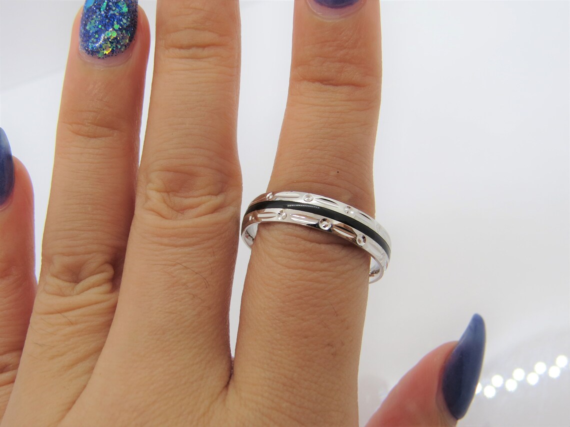 Vintage Sterling Silver Black Oynx Diamond Cut Band Ring Size | Etsy