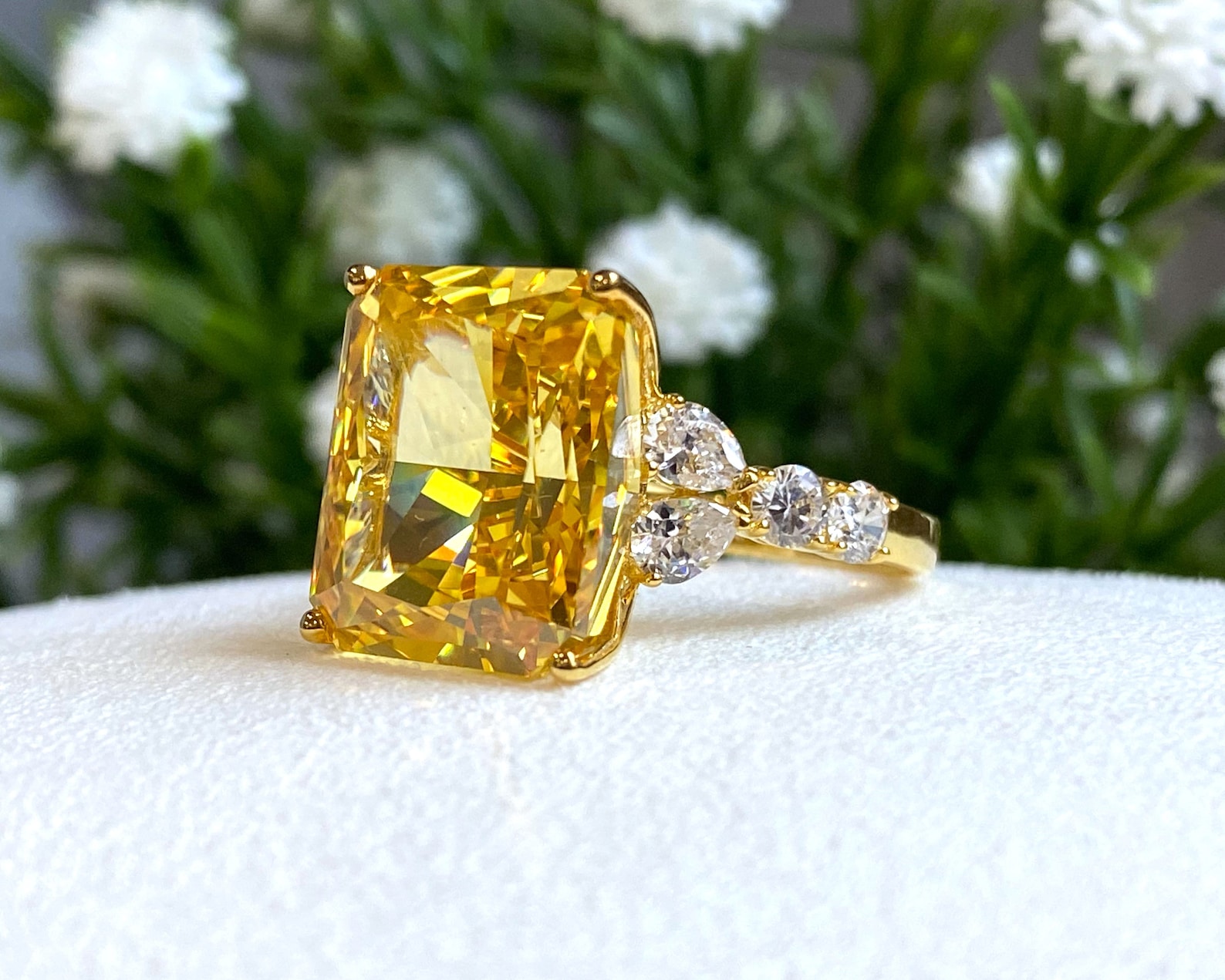Vintage 15K 610 Solid Gold Yellow Sapphire & White Topaz Ring Size 7 - Etsy