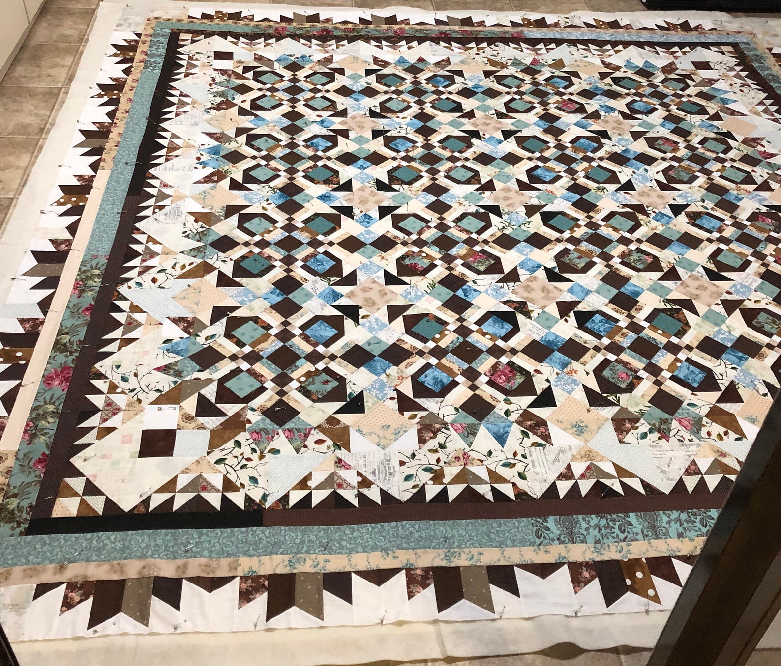 The Gathering Quilt Pattern: Step-by-step Instructions for Queen or ...