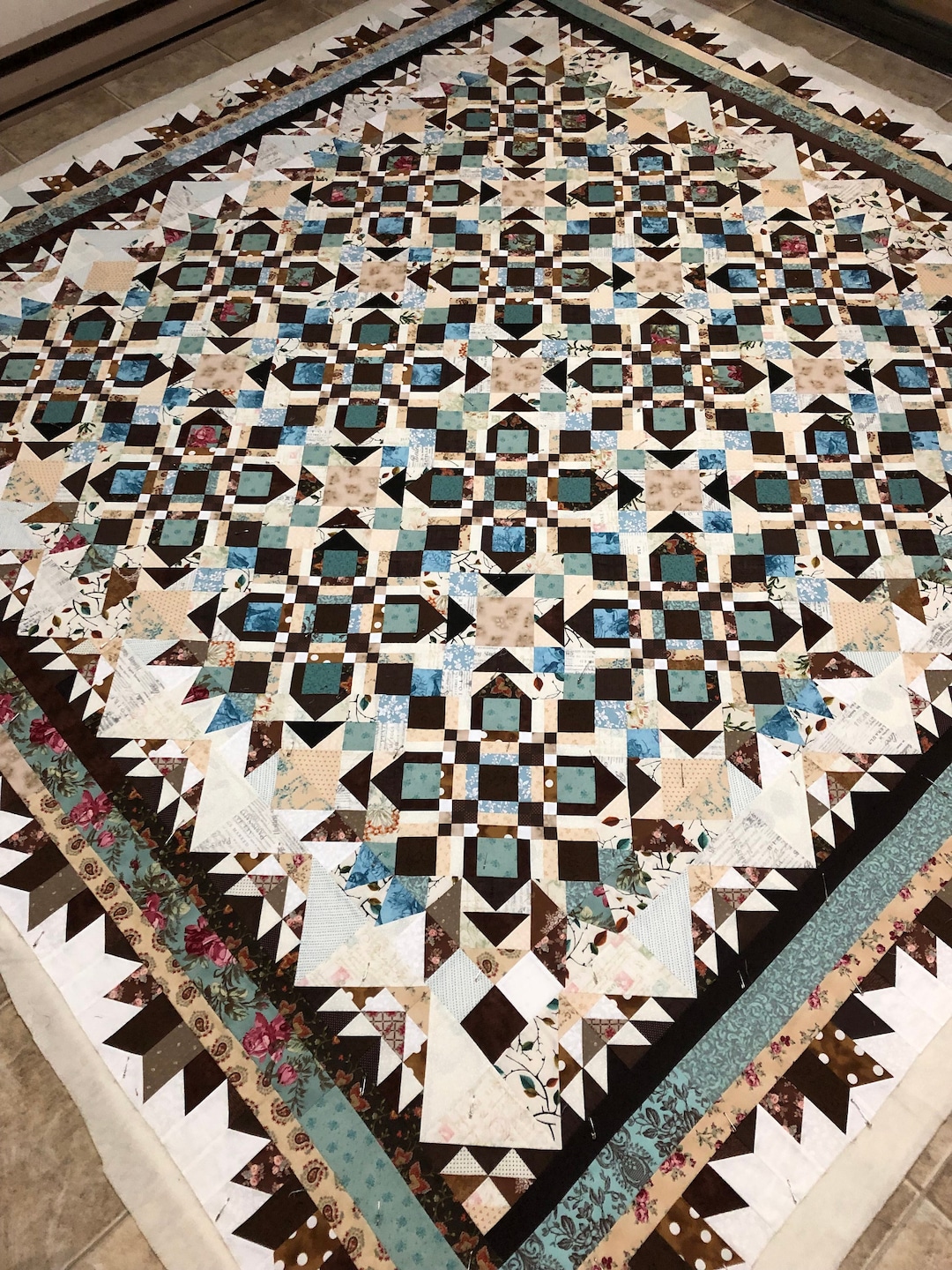 The Gathering Quilt Pattern: Step-by-step Instructions for Queen or ...