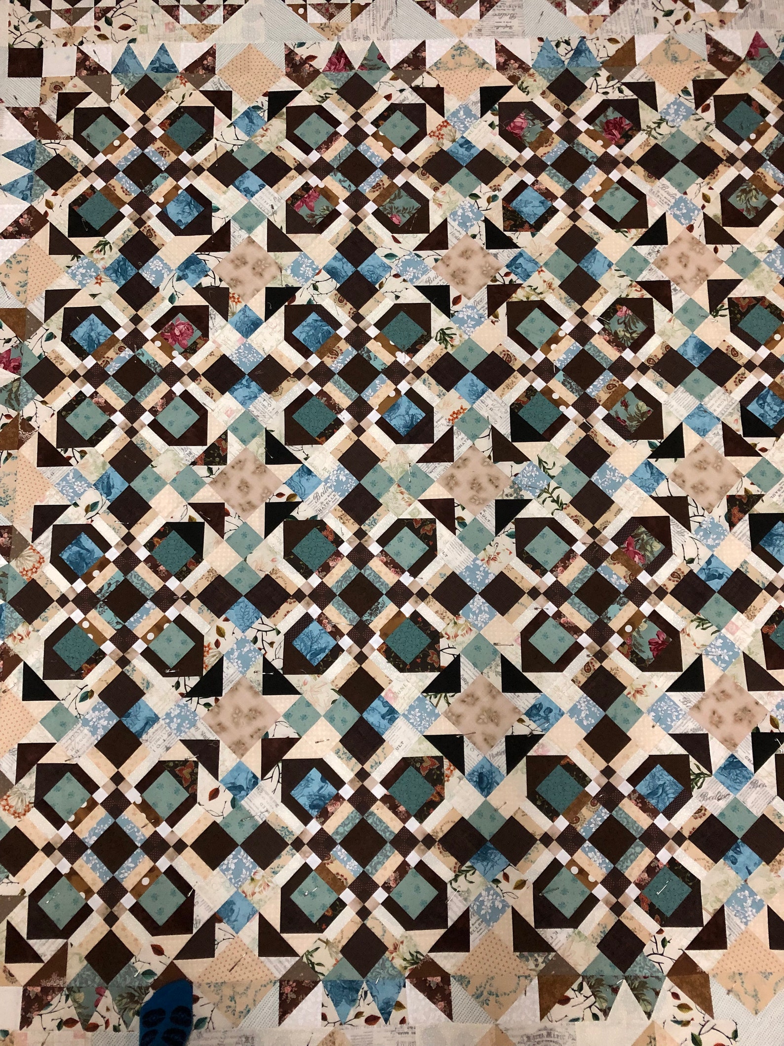 The Gathering Quilt Pattern: Step-by-step Instructions for Queen or ...
