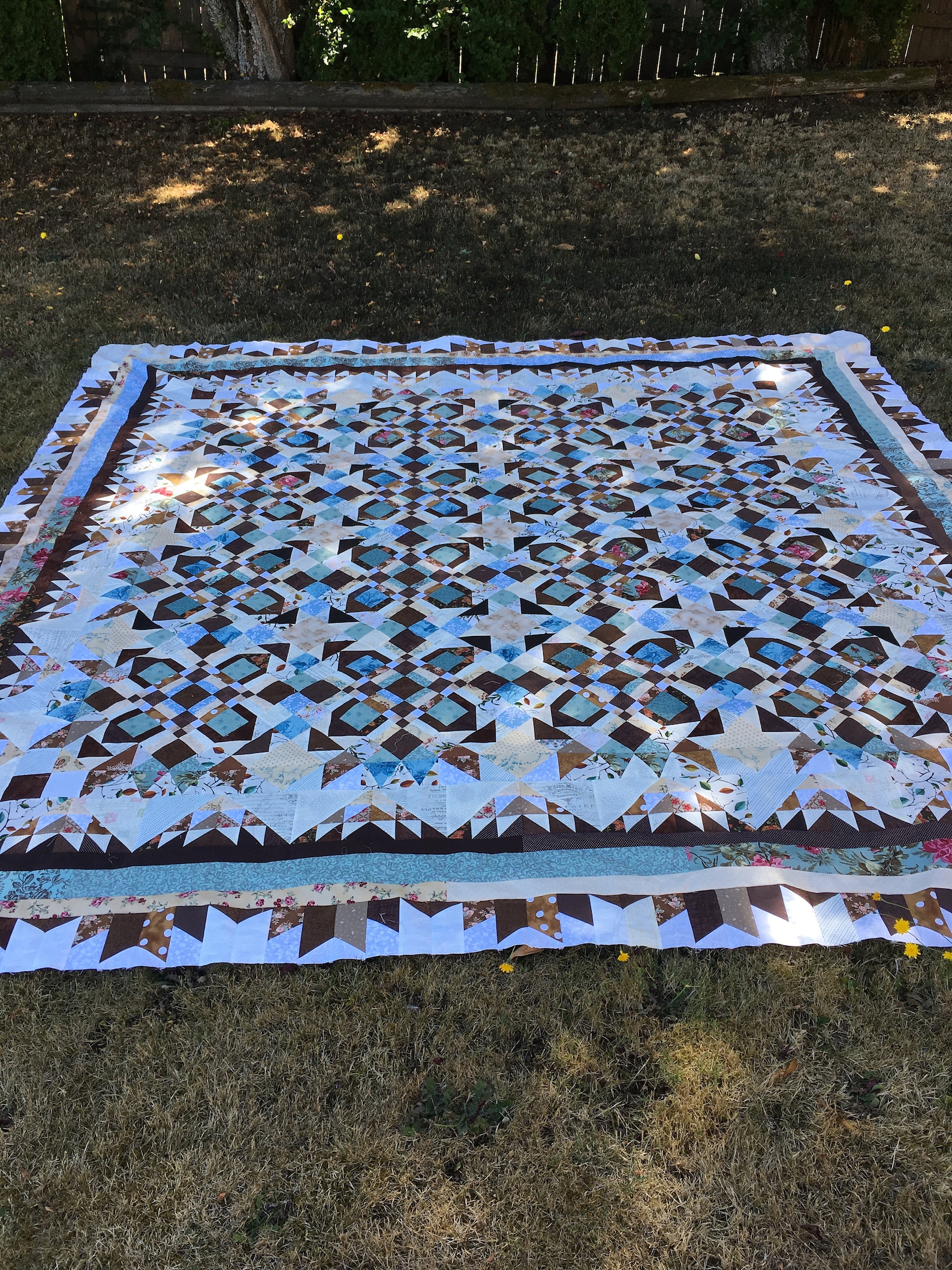 The Gathering Quilt Pattern: Step-by-step Instructions for Queen or ...