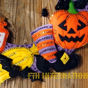 Bucilla Witch's Brew Felt Halloween Wreath Kit 86563 Black Cat, Spiders ...