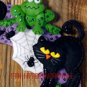 Bucilla Witch's Brew Felt Halloween Wreath Kit 86563 Black Cat, Spiders ...