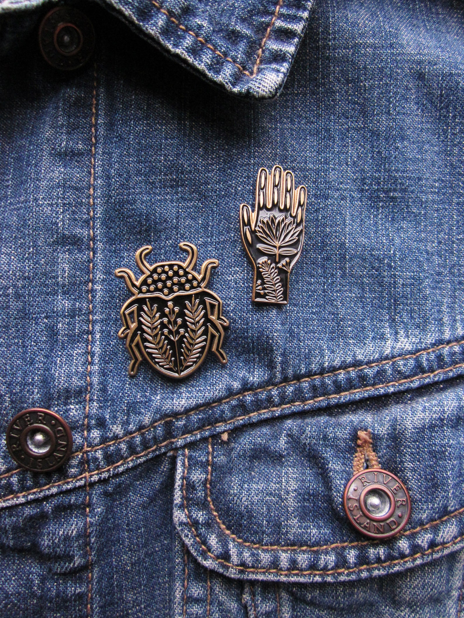 Beetle Enamel Pin Brooch Scarab Beetle Design Black and Gold - Etsy UK