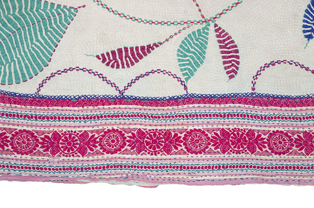 VINTAGE TEXTILE - Vintage Kantha With Bodhi Leaves and Red Border - Etsy