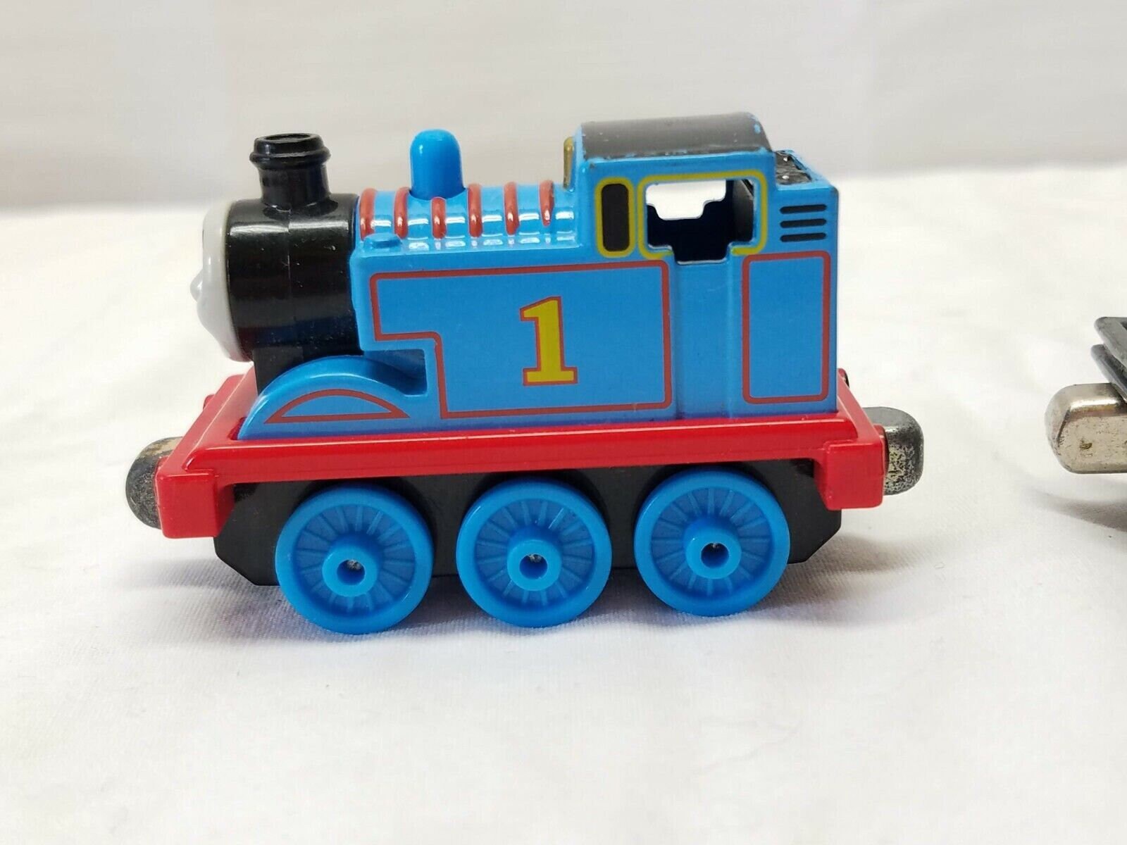 Thomas & Friends Billy Take N Play Bash Locomotive Diecast Magnetic ...