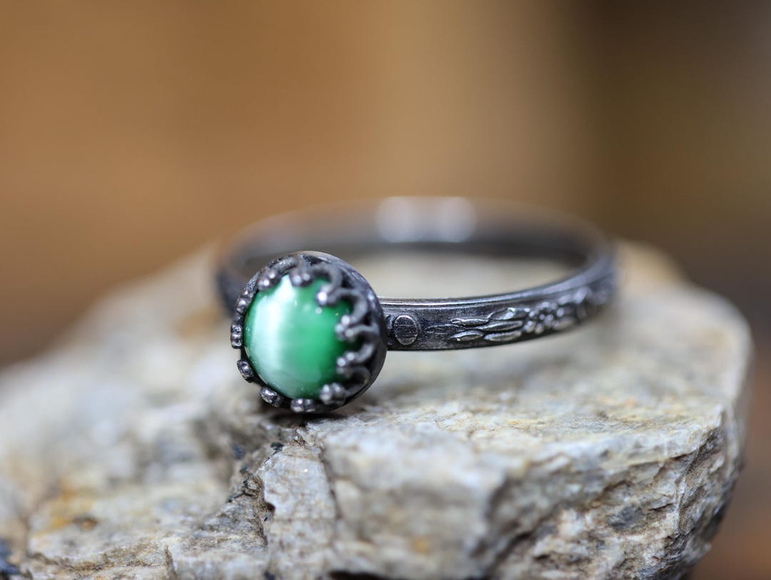 Cat's Eye Ring * Green Eye * Solid Sterling Silver and Glass Stone ...