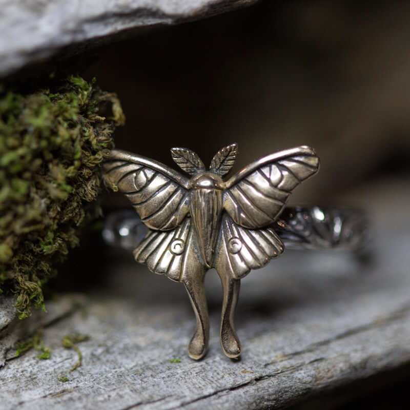 Moth Ring Bronze - Etsy