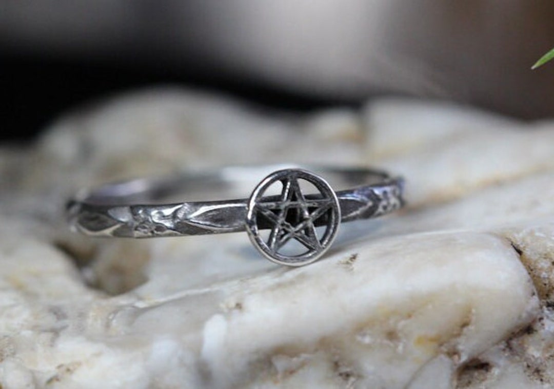 Pentagram Ring Pentacle Ring Solid Sterling Silver Witchy Jewelry Dots ...