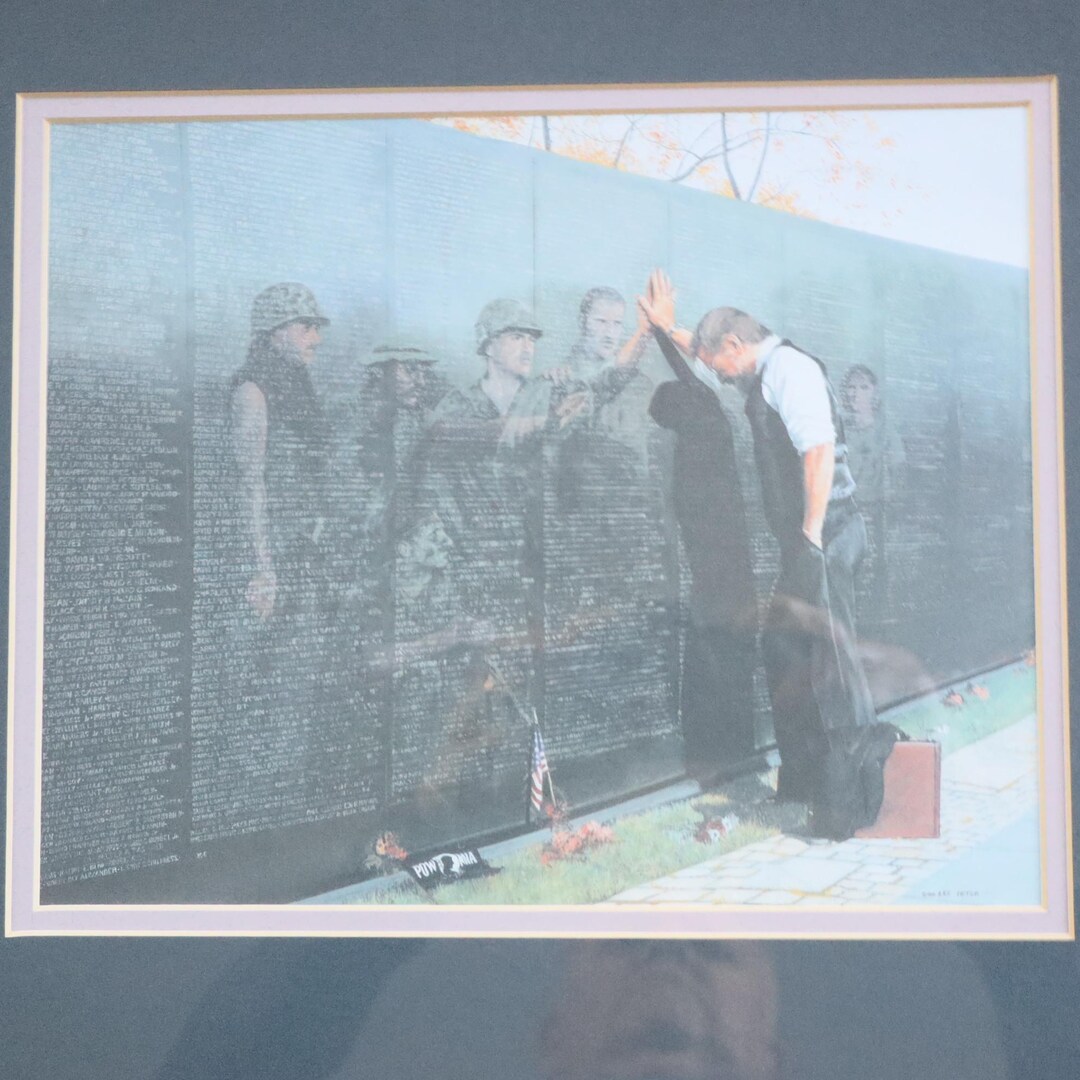 Vietnam Memorial Print by Lee Teter "reflections" - 10" X 8" Framed and ...