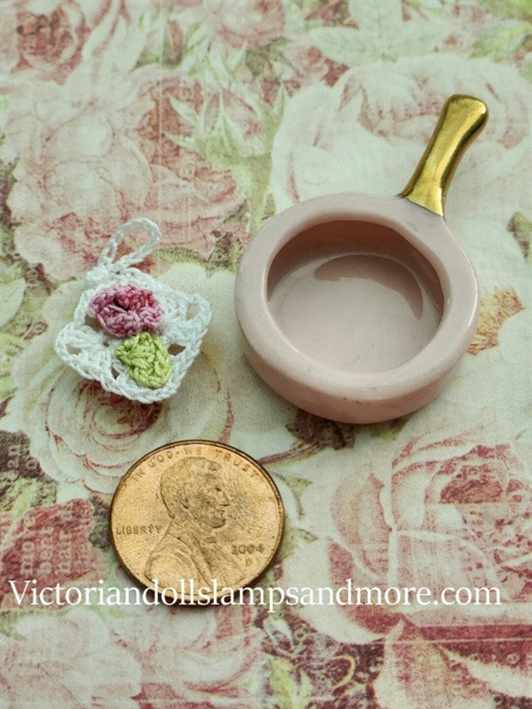 New Miniature Pink Fry Pan With Real Gold Handel and Home Made Crochet ...