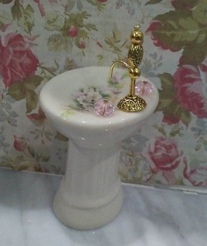 Miniature Victorian Porcelain Sink With Gold Like Faucet and Pink Knobs ...