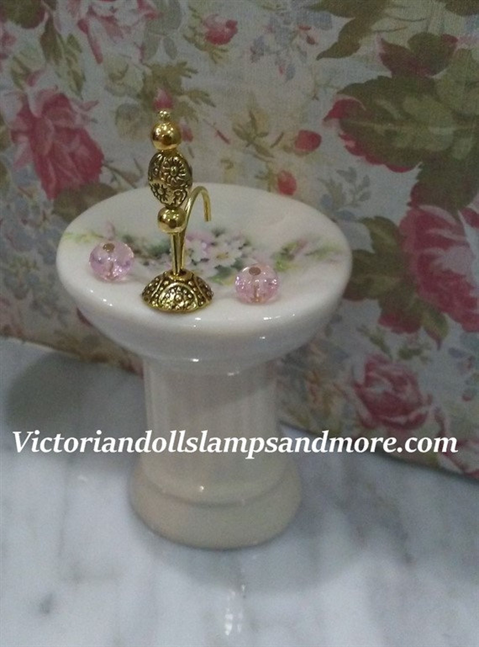 Miniature Victorian Porcelain Sink With Gold Like Faucet and Pink Knobs ...