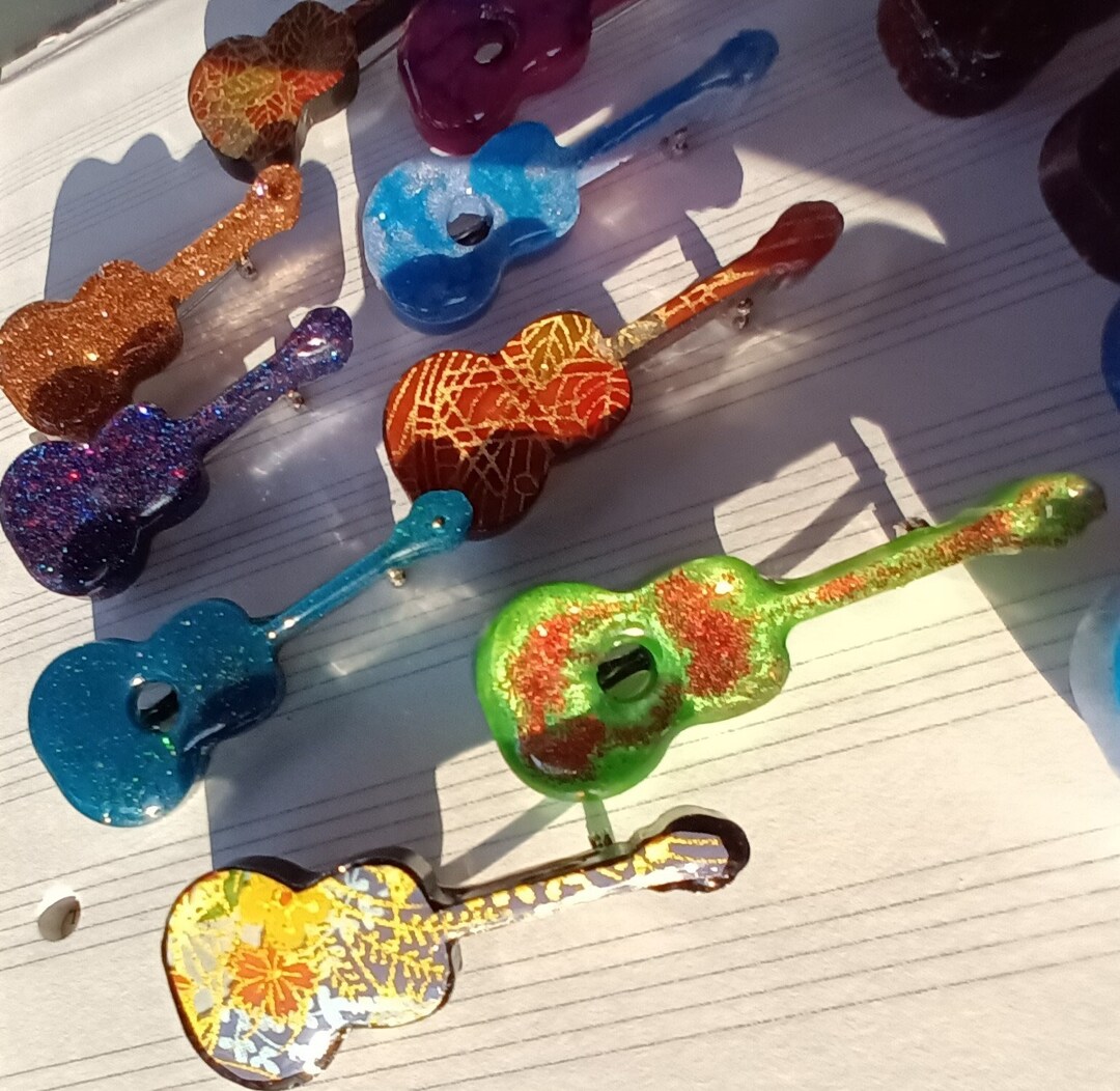 UKULELE Uke BROOCH Badge Pin Teal Dark Turquoise With Subtle Green ...