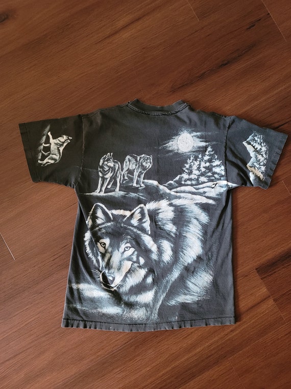 Vintage worn in 1990s/90s black wolf shirt. Gender ne… - Gem