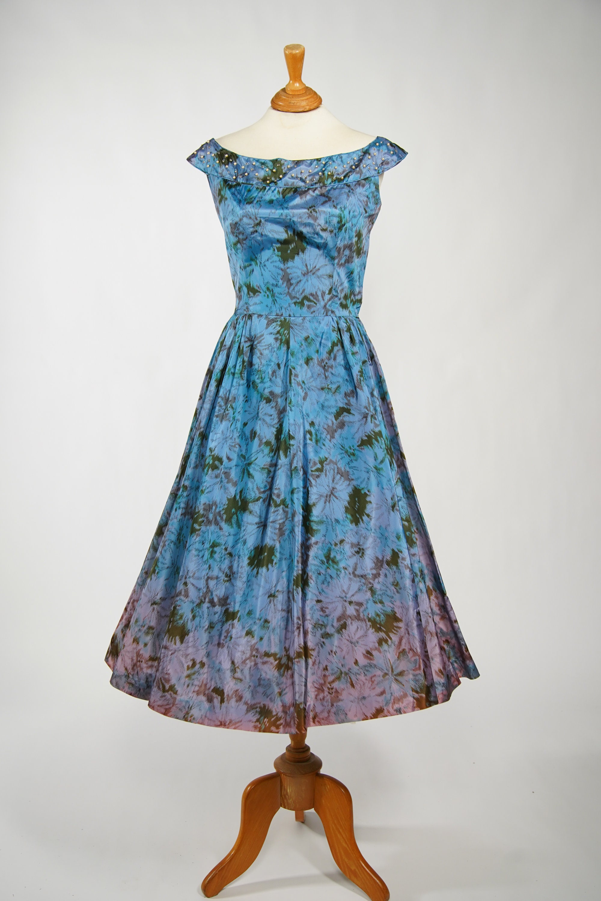 DORIS DODSON 1950s Fit and Flare Taffeta Dress With Rhinestone Collar ...