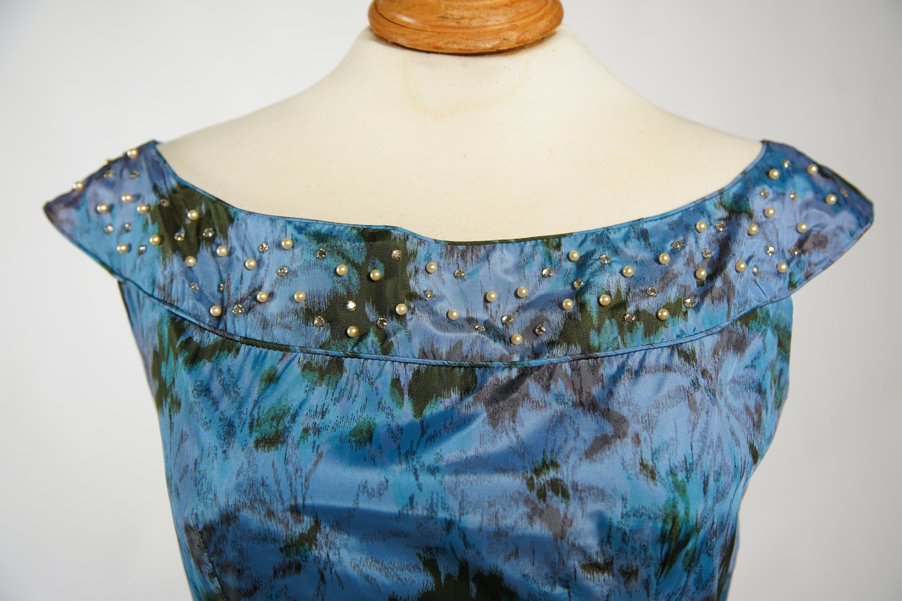 DORIS DODSON 1950s Fit and Flare Taffeta Dress With Rhinestone Collar ...