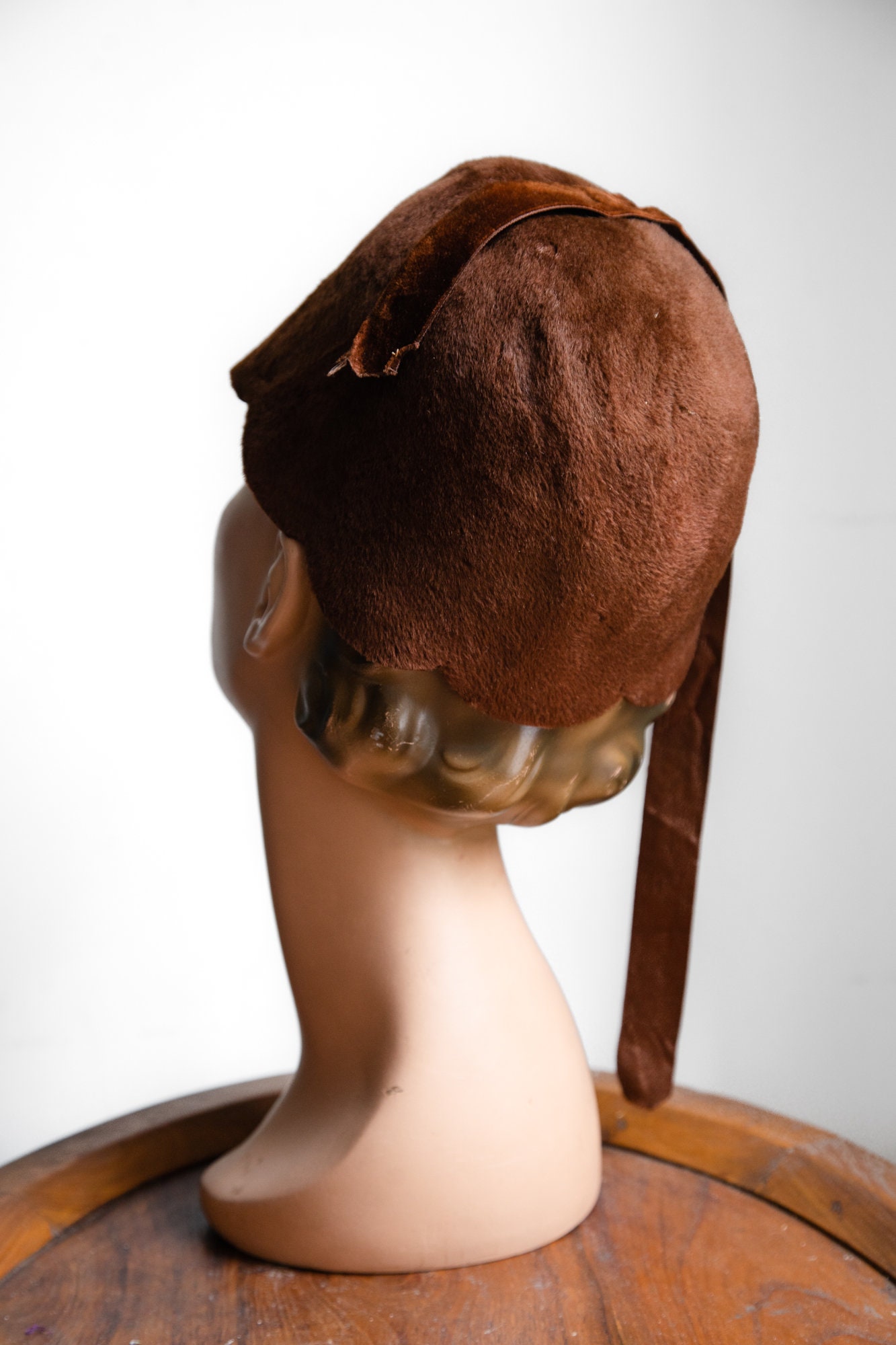 1930s Brown Cloche Hat With Velvet Ribbon / Deco Hat - Etsy