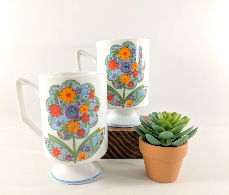 Vtg. Flower Power Pedestal Coffee Cups. Set of 2 White Mugs - Etsy