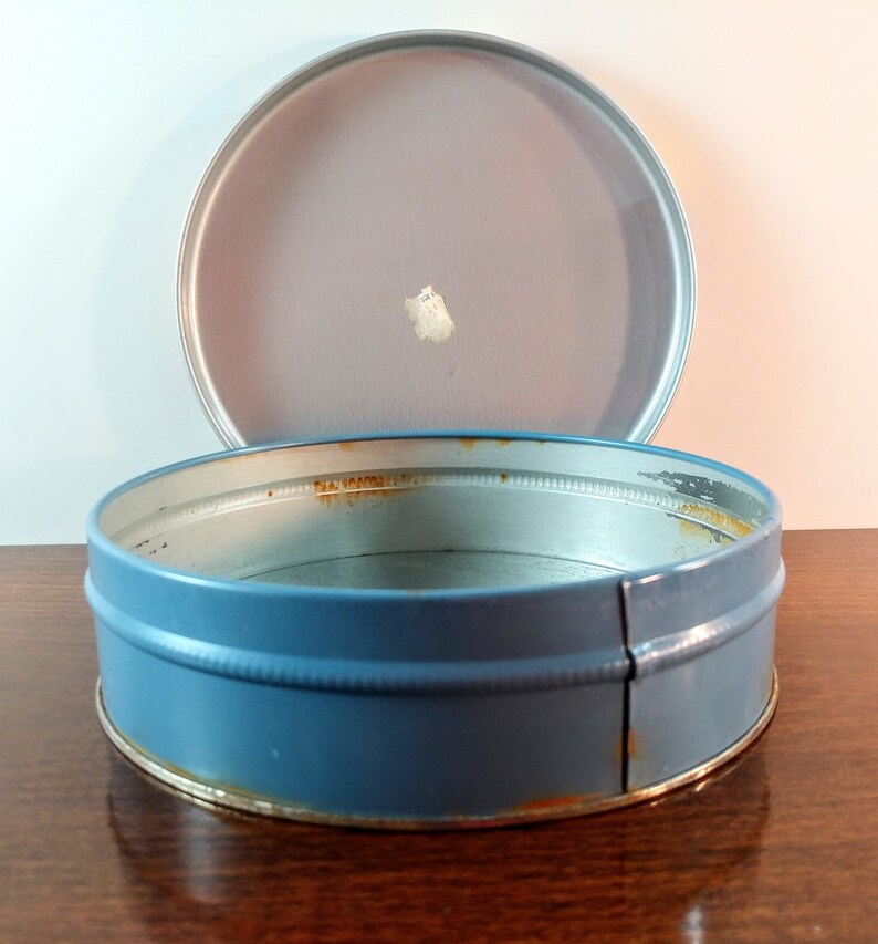 Vintage Light Blue Candy Tin With Yellow Rose & White Carnation Floral ...