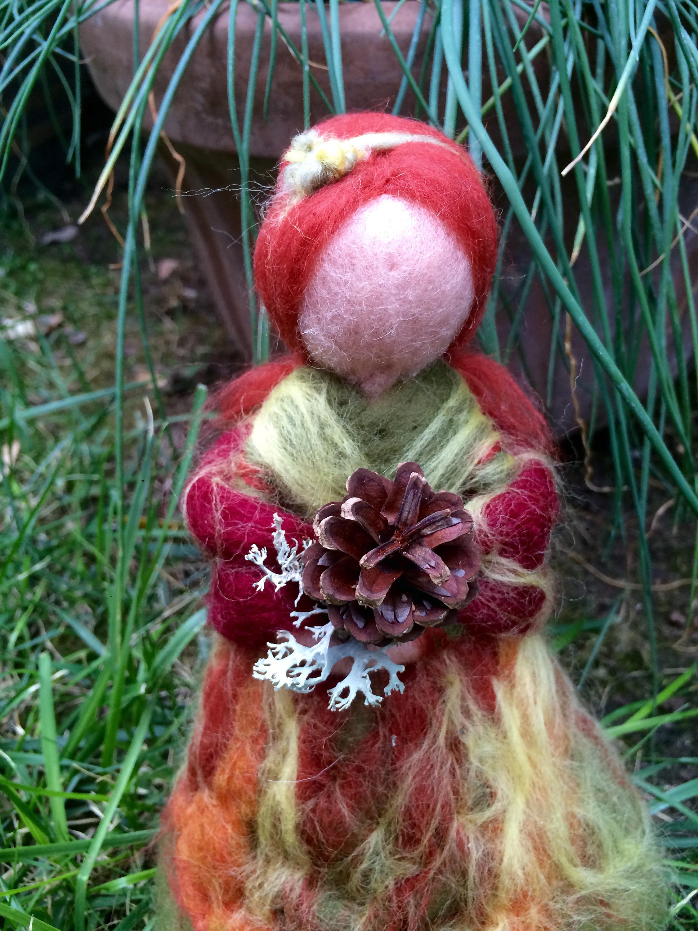 Fata dell'autunno in lana cardata, fiabae In stile Waldorf - Etsy Italia