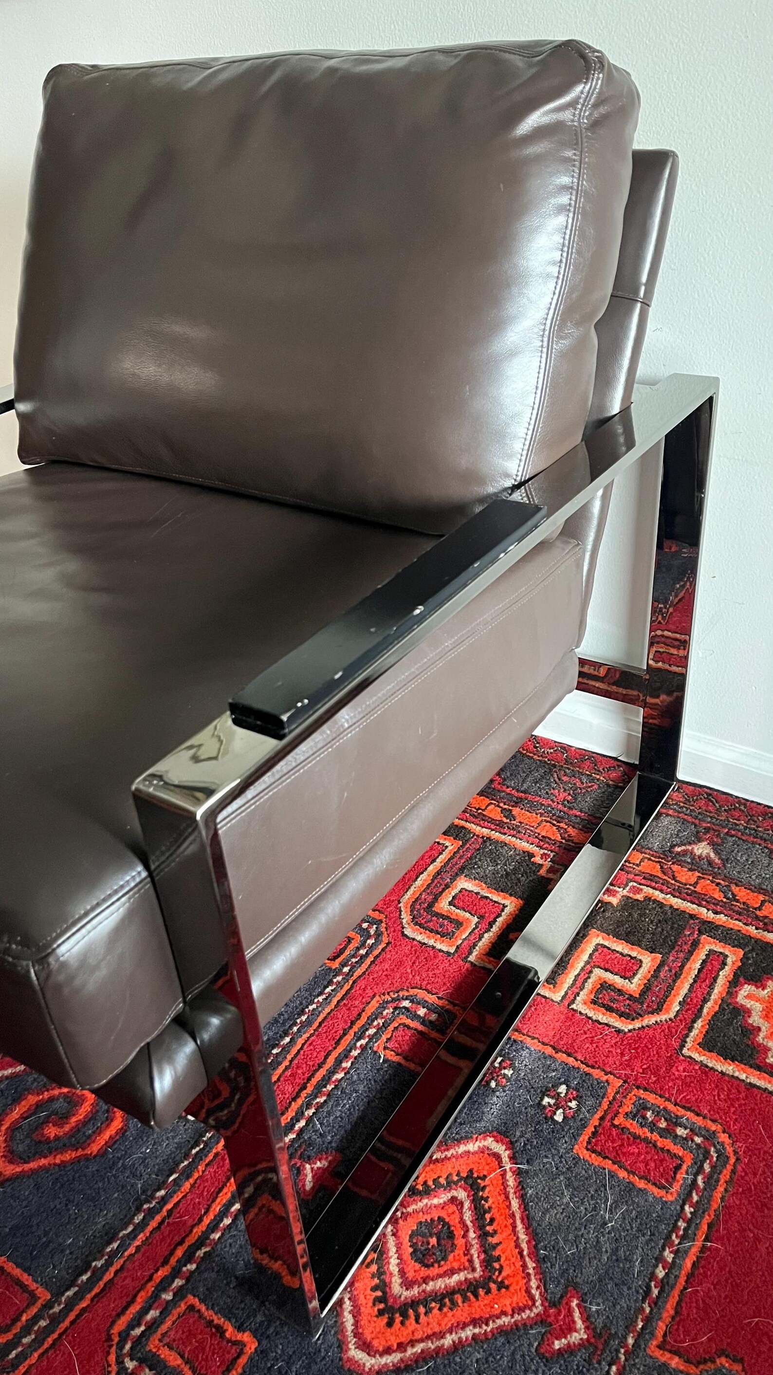 Sleek Soho Lounge Chair Modernism Michael Weiss Collection by Vanguard ...