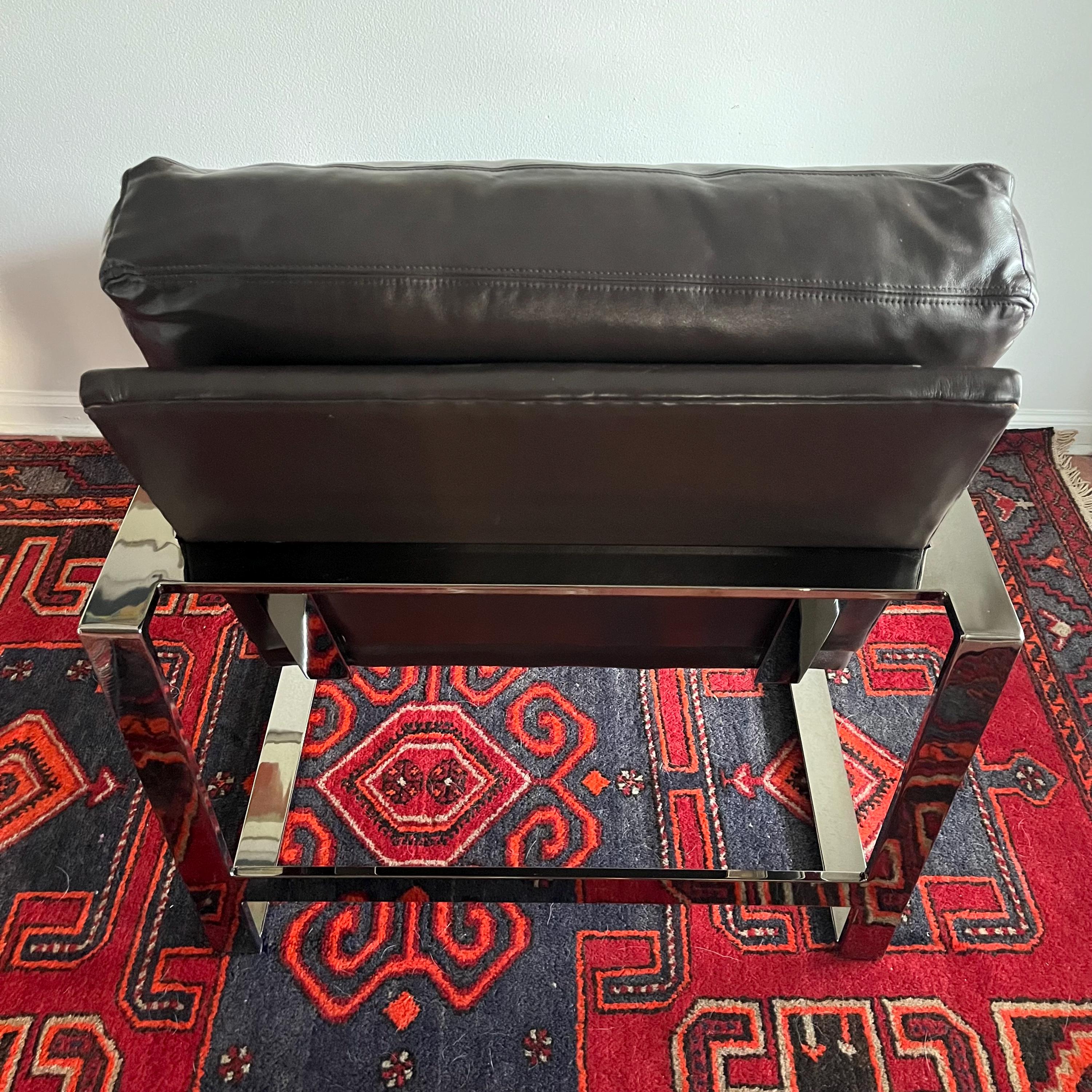 Sleek Soho Lounge Chair Modernism Michael Weiss Collection by Vanguard ...