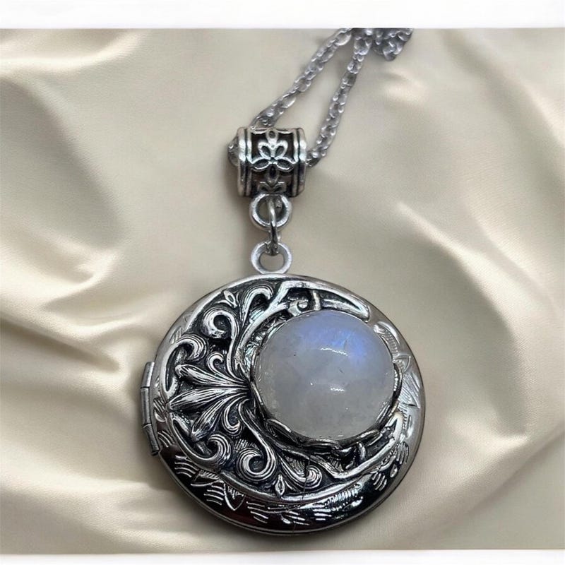 Moon Locket - Etsy