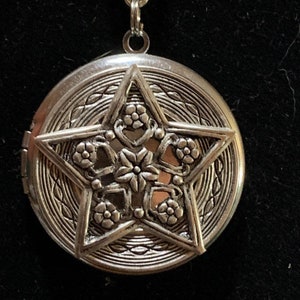 Photo Locket, Star Locket, Delicate Flower Filigree, Locket Necklace ...
