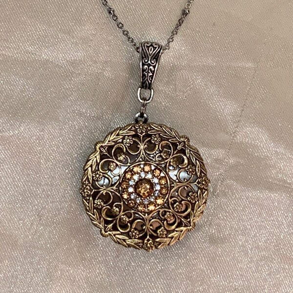 Filigree Locket - Etsy
