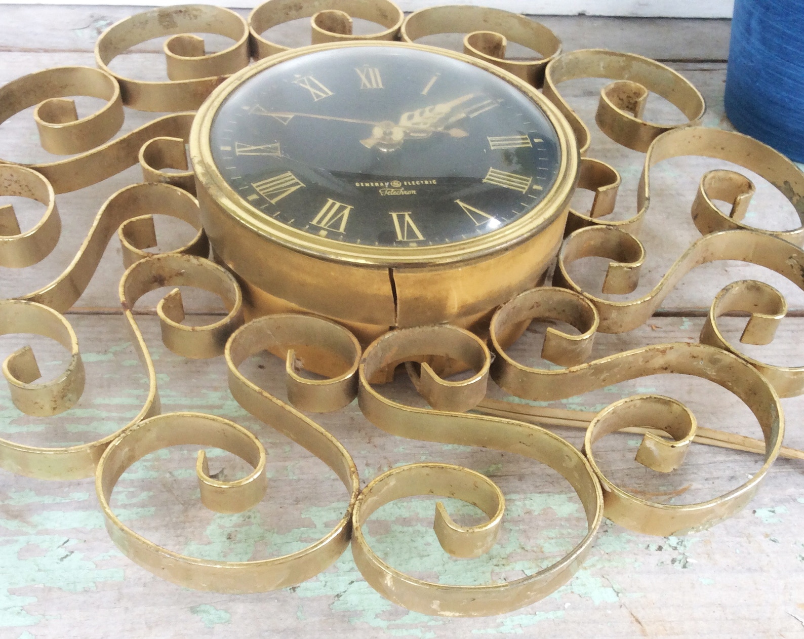 Vintage General Electric "telechron" Metal Wall Clock W/ Gold Scroll ...