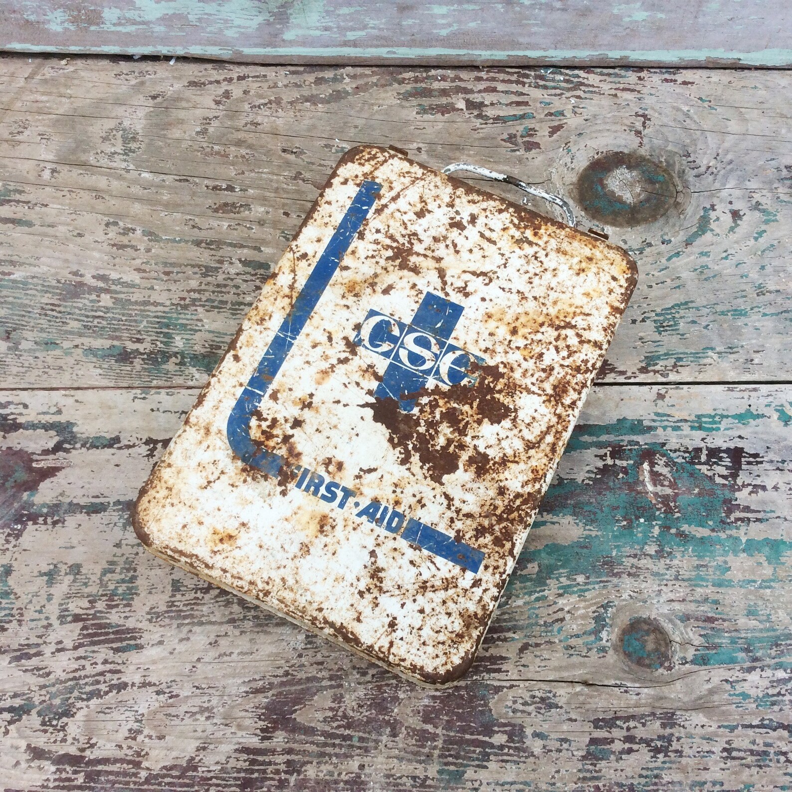 Rusty Metal White & Blue cse First Aid Pac Kit W/ - Etsy