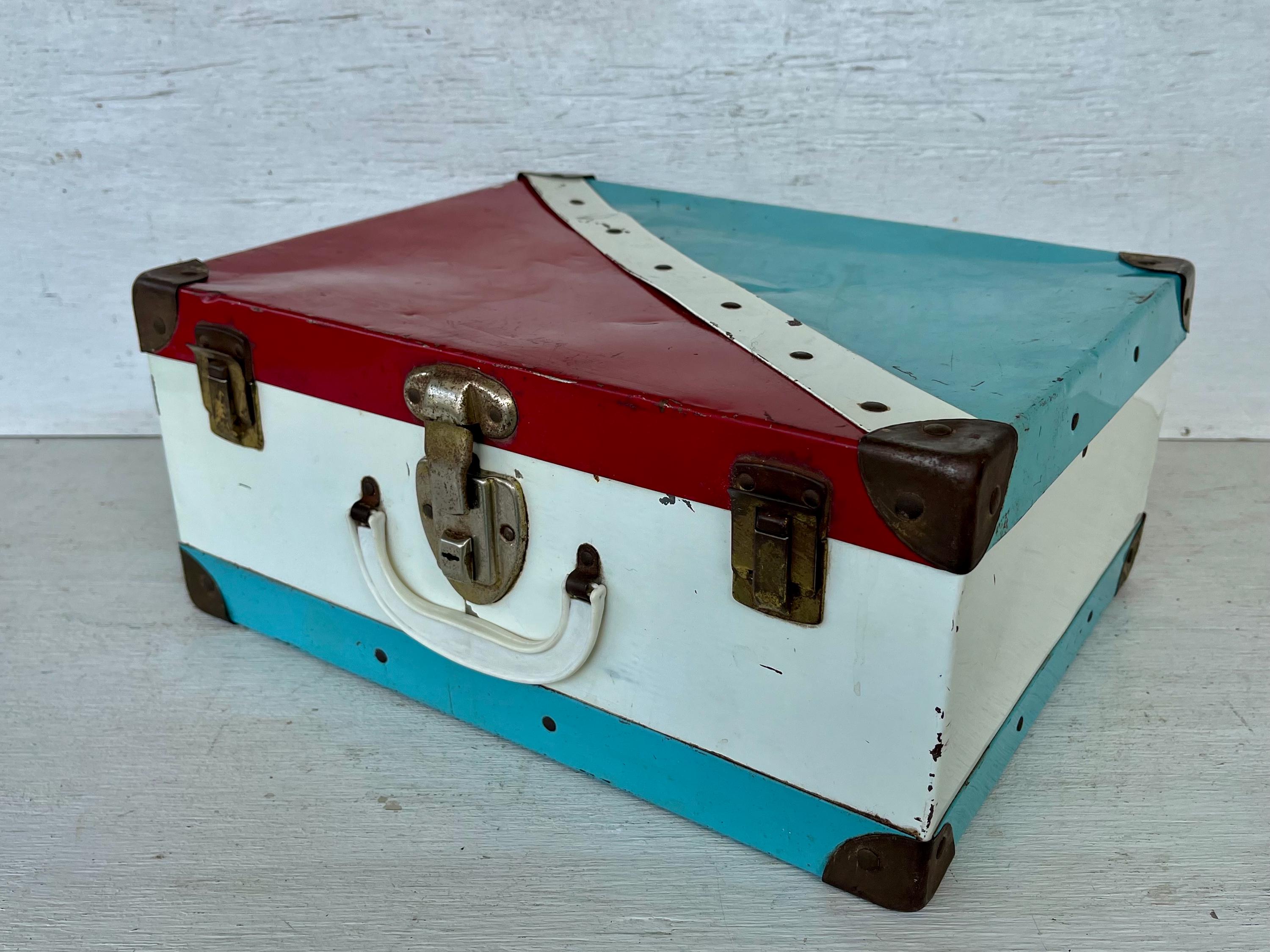 Red, White & Turquoise Metal Roller Skate CARRY CASE W/ 2 Latch Locks ...