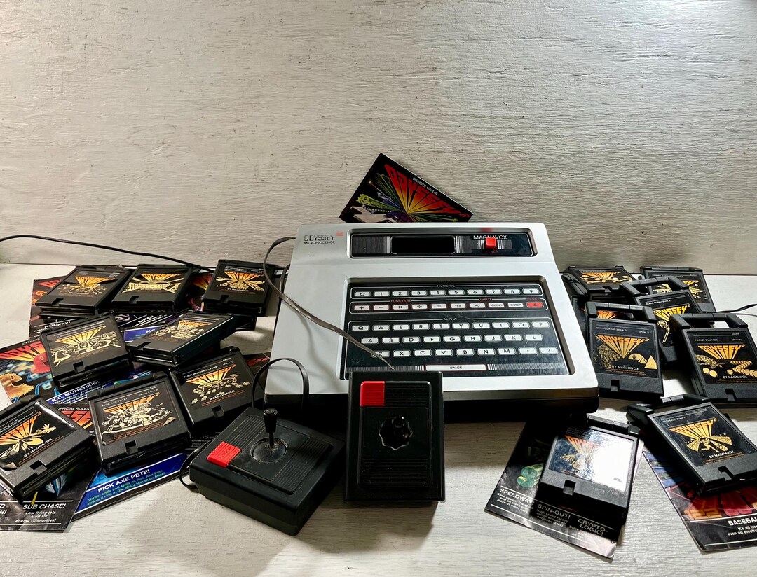 Magnavox Odyssey 2 Microprocessor Gaming Console, 2 Built-in Joystick ...