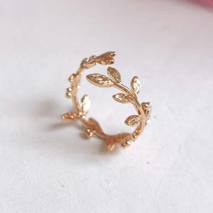 Gold Laurel Wreath Ring, Adjustable Leaf Wrapping Ring - Etsy