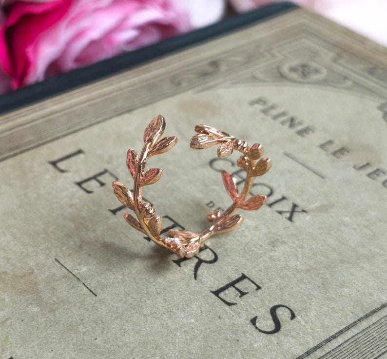Gold Laurel Wreath Ring, Adjustable Leaf Wrapping Ring - Etsy