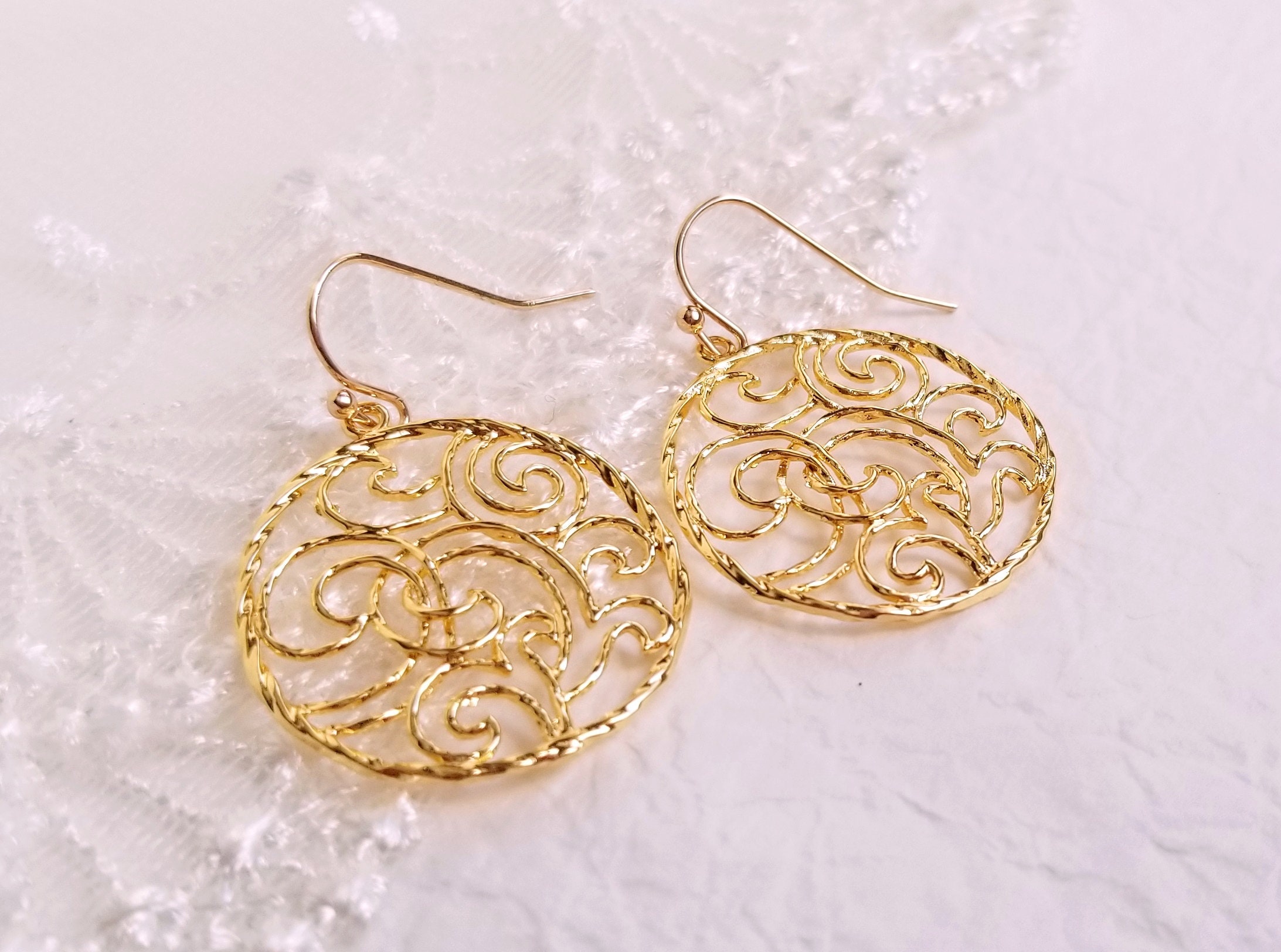 Gold filigree earrings Geometric dangling earrings Everyday | Etsy