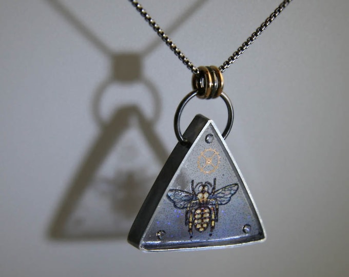 Steampunk Bee Necklace, Clockwork Bee, Pliqué a Jour Honey Bee Necklace ...