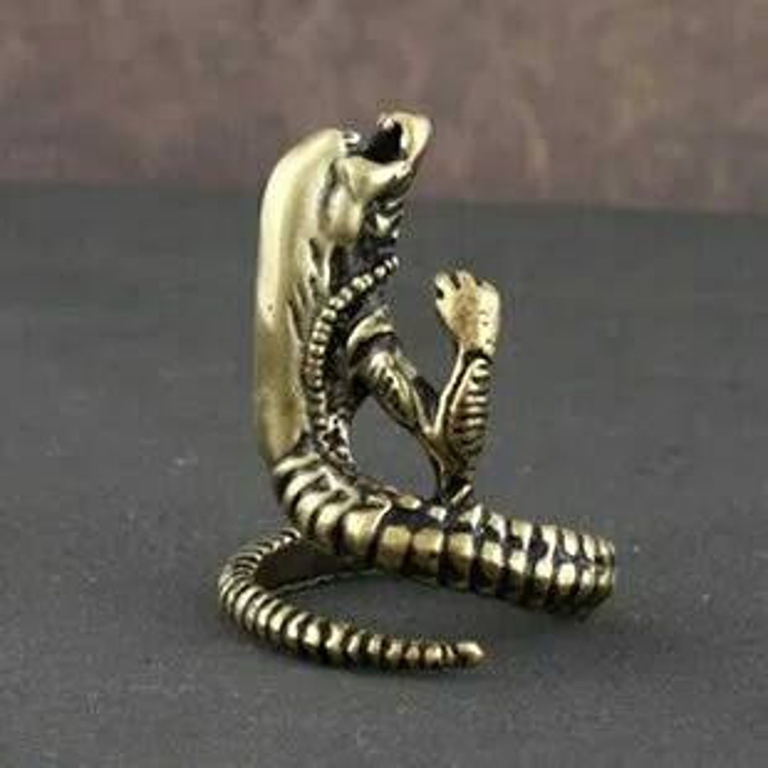 Bronze Adjustable Alien Xenomorph Face Hugger Ring - Etsy