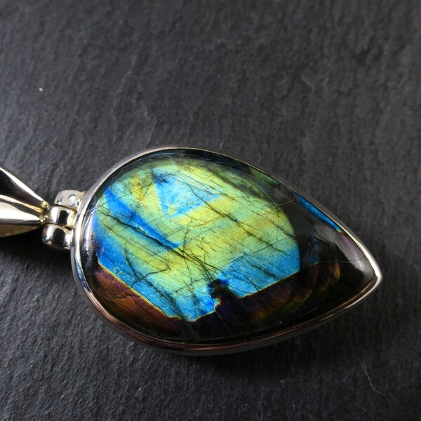 Spectrolite Pendant - Etsy