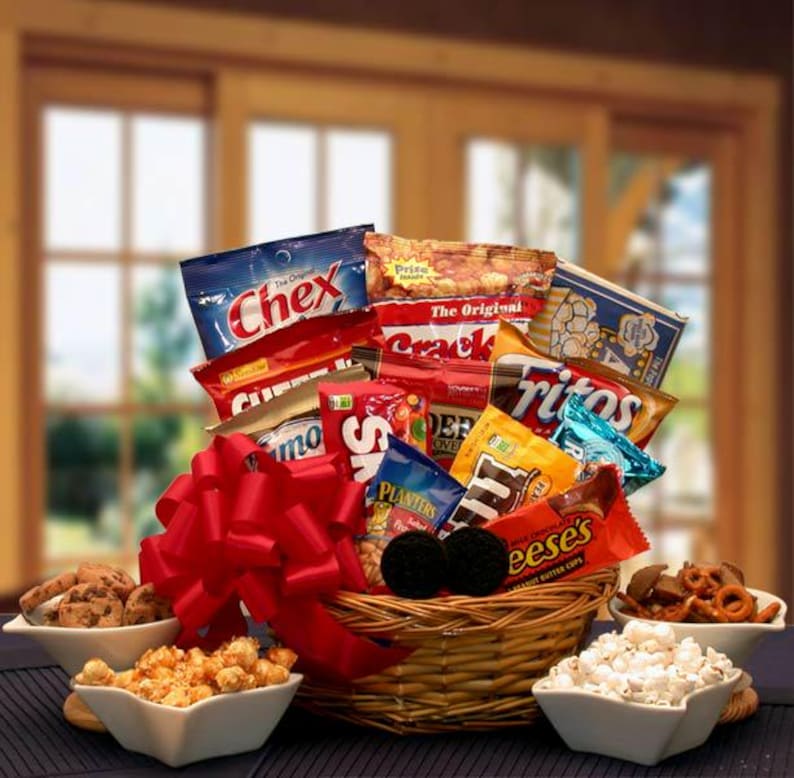 Snack Lovers Sampler Gift Basket - Etsy